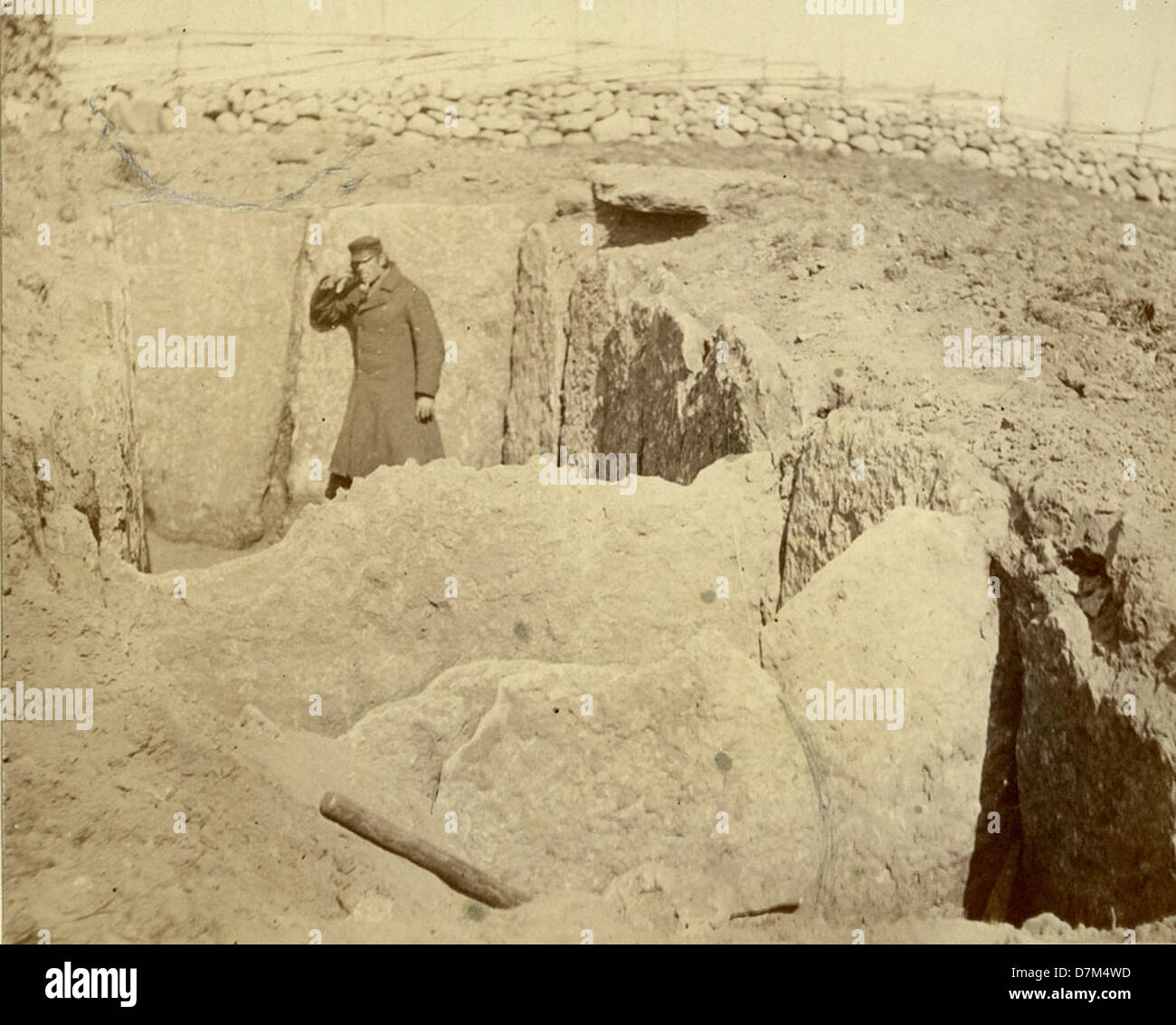 Man seen standing site hi-res stock photography and images - Alamy