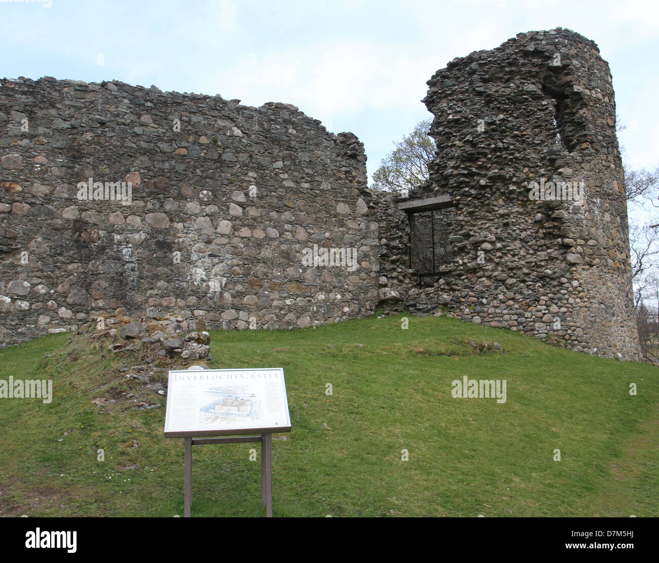 Inverlochy castle scotland ruins hi-res stock photography and images ...