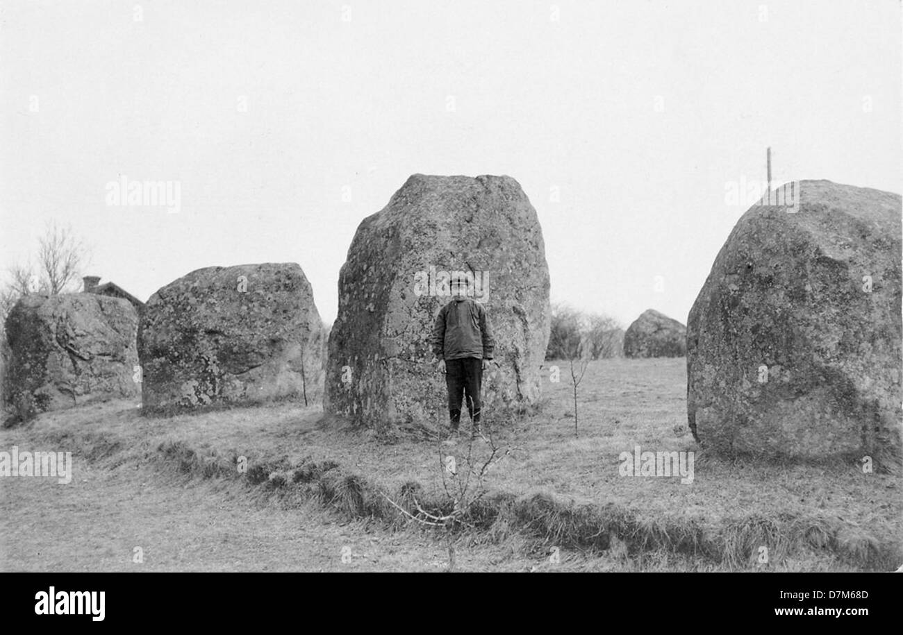 This photograph shows a stone ship formation in Askeberga ...
