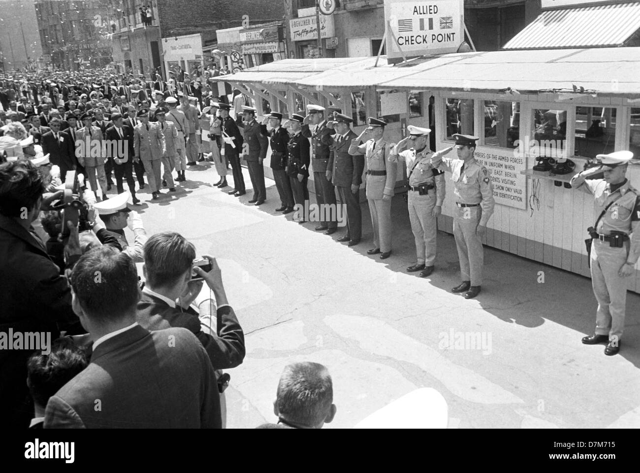 US president John F. Kennedy (M) during his stay in Berlin on 26 June ...