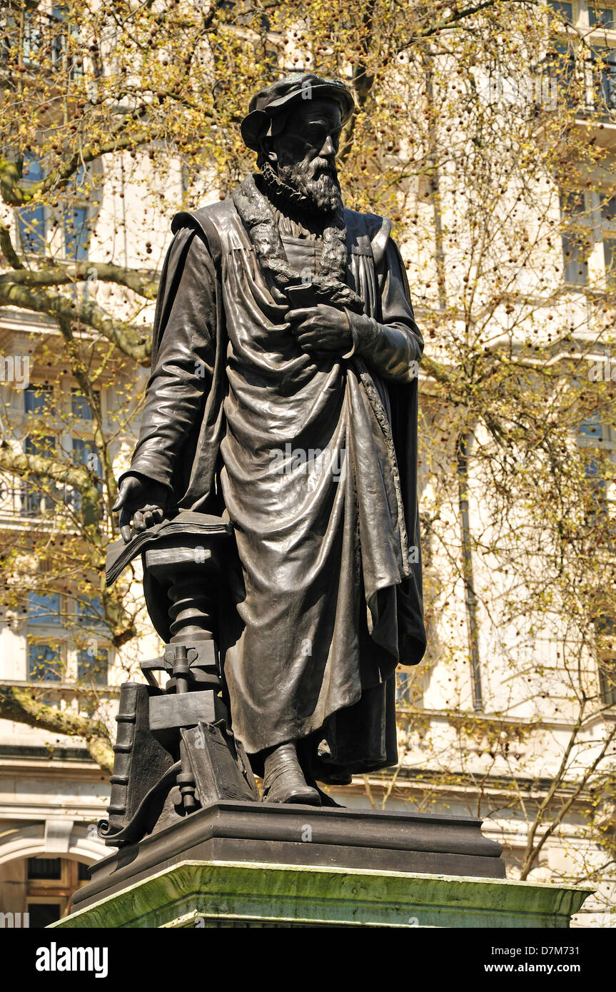 William Tyndale Statue