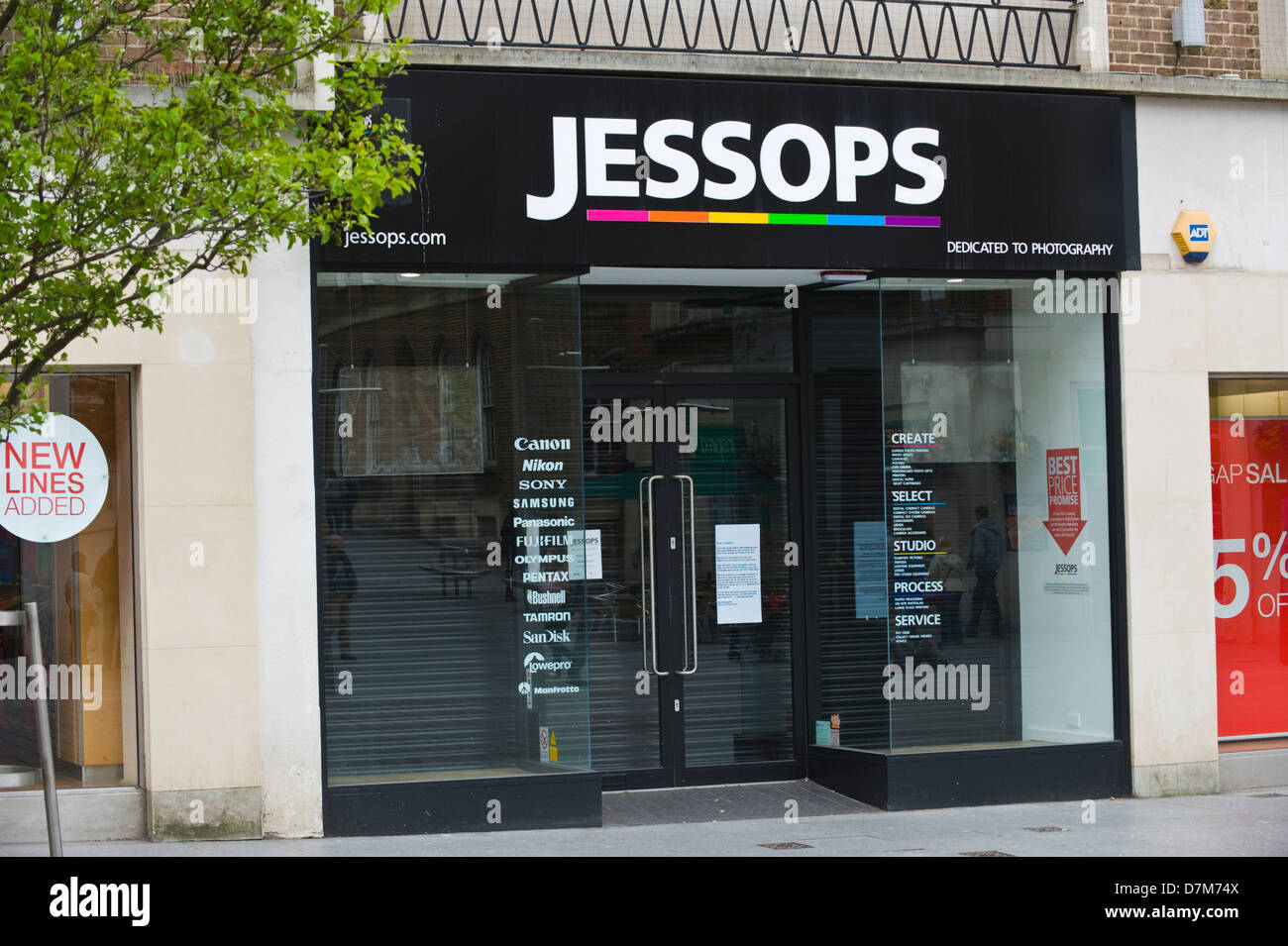 Jessops logo hi-res stock photography and images - Alamy