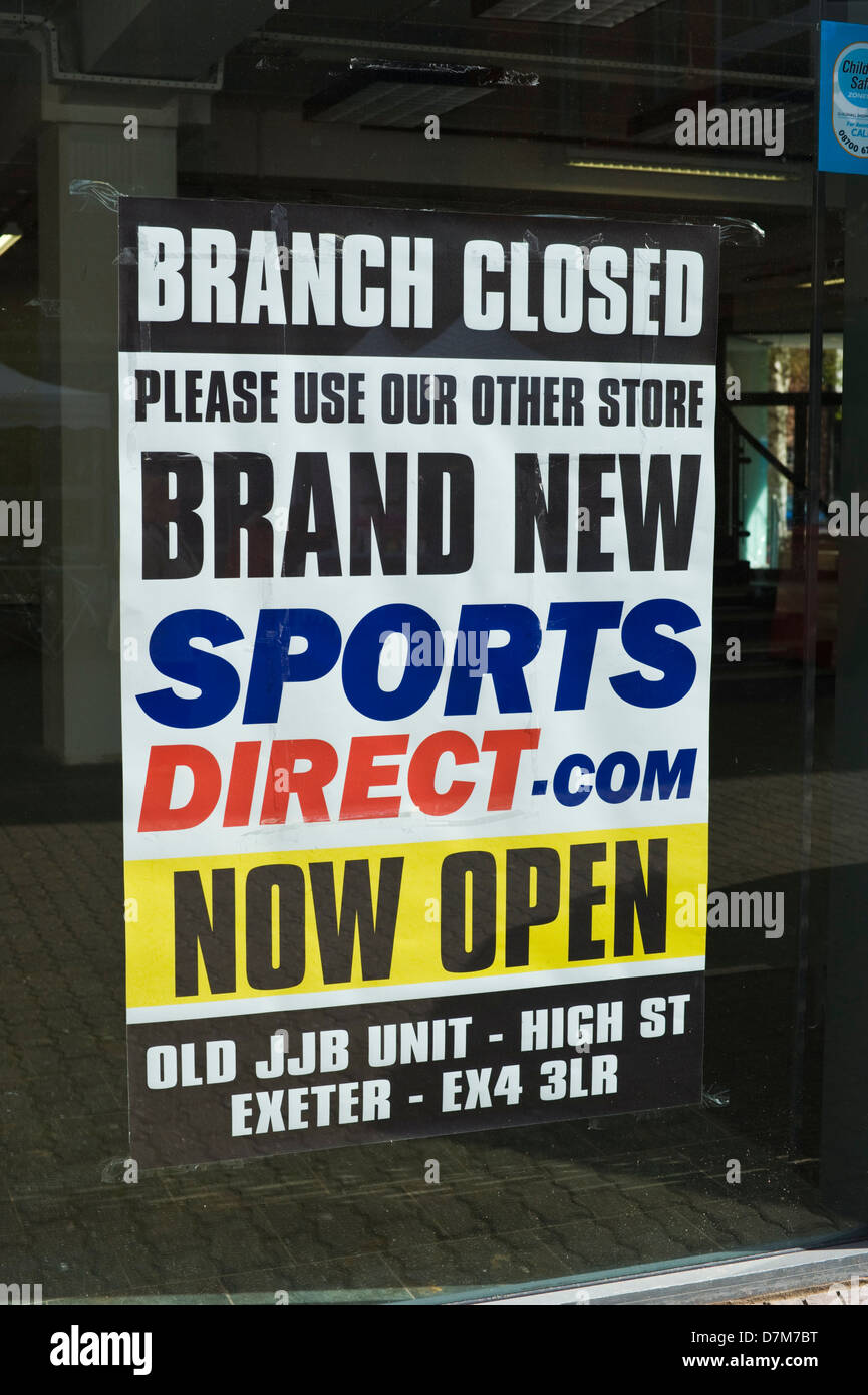 Sports direct sign hi-res stock photography and images - Alamy
