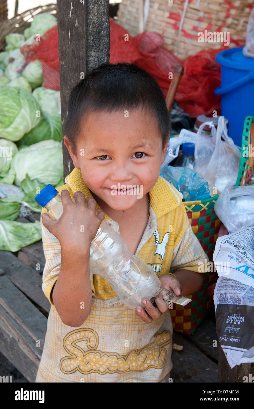 Scruffy child hi-res stock photography and images - Alamy