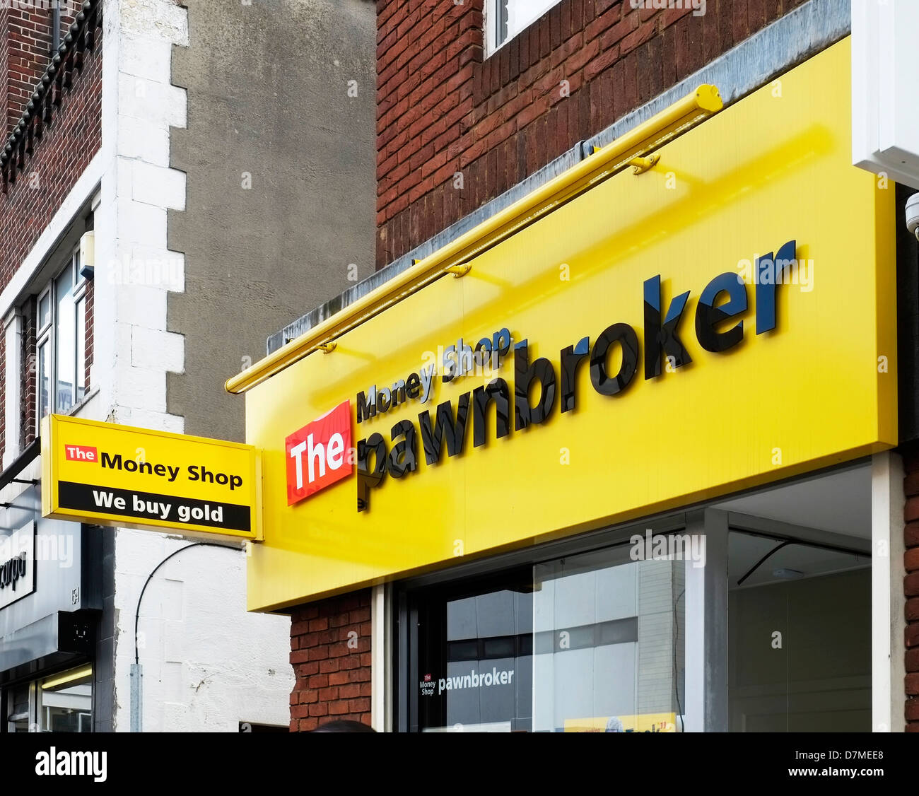 Money Shop on a high street Stock Photo - Alamy