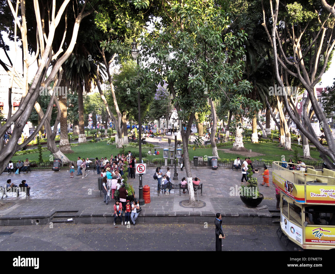Old bus mexico hi-res stock photography and images - Alamy