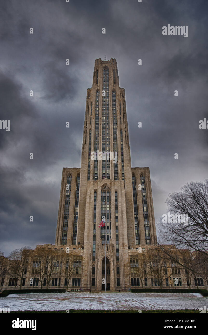 Cathedral of Learning on the University of Pittsburgh campus Stock ...