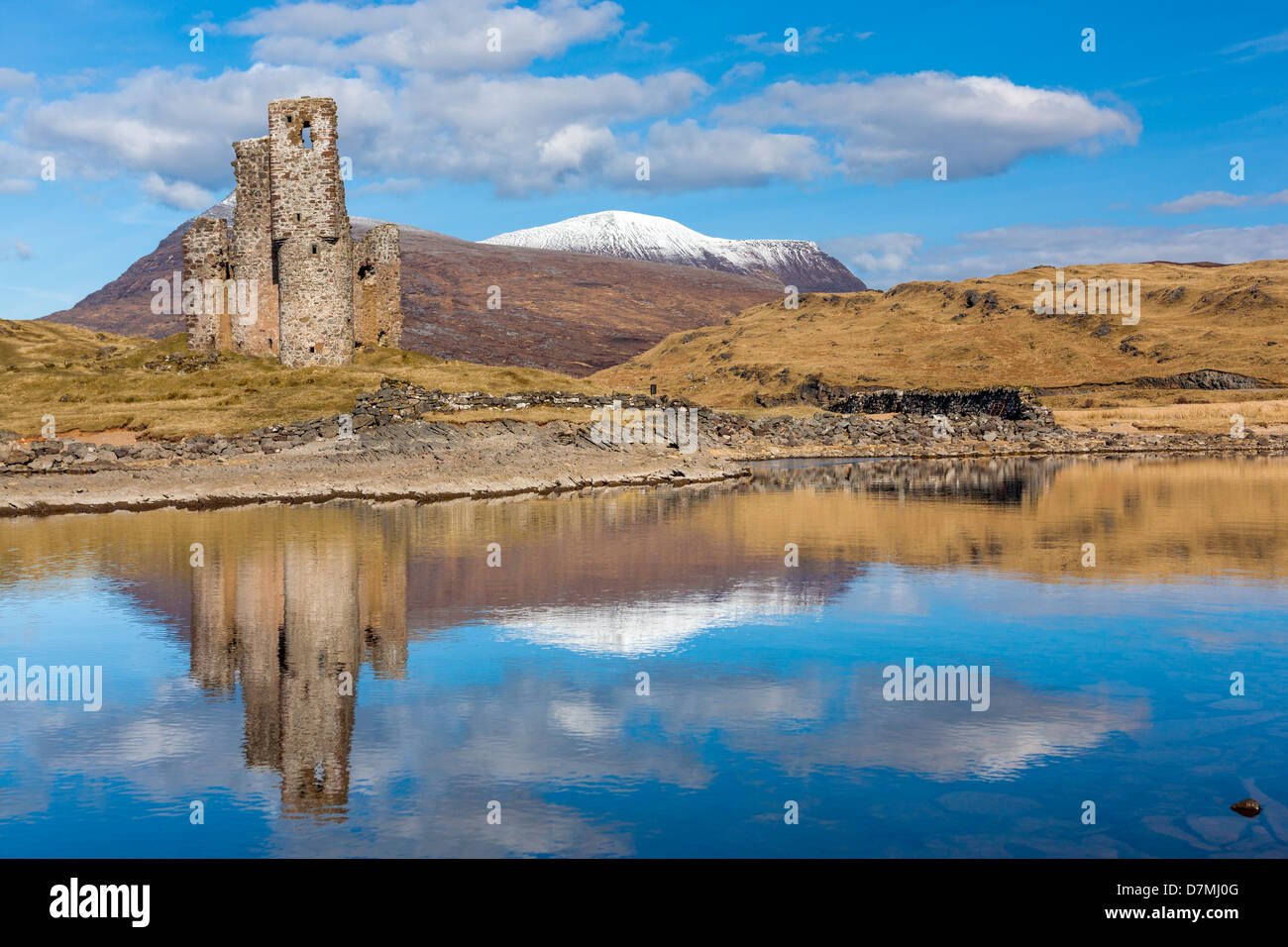 Ardvreck Castle, ruined castle dating from the 16th century, Loch ...