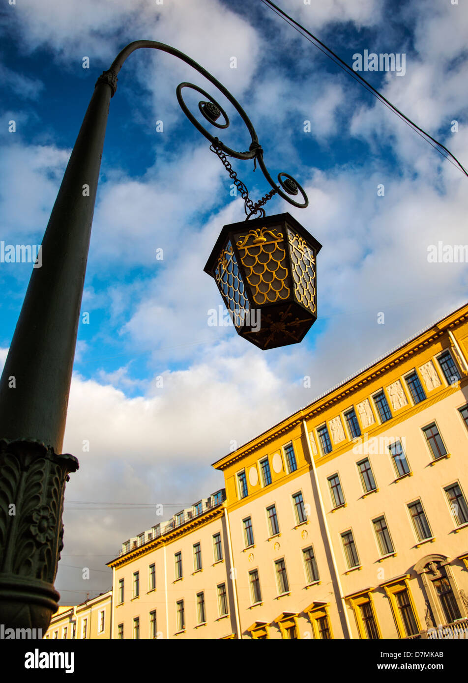 Traditional street lamp hi-res stock photography and images - Alamy