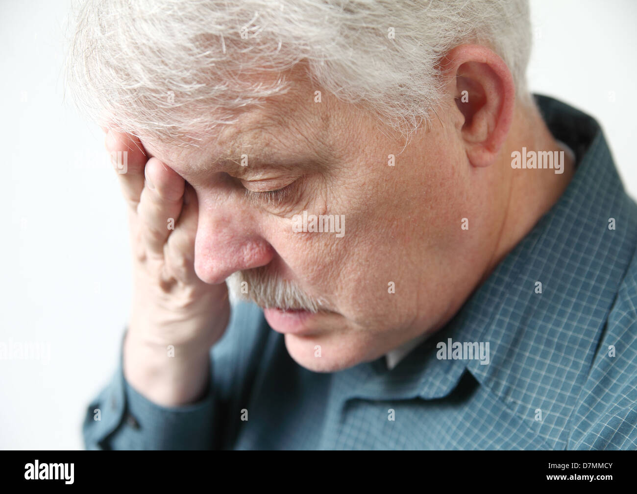 Senior hand over one eye hi-res stock photography and images - Alamy