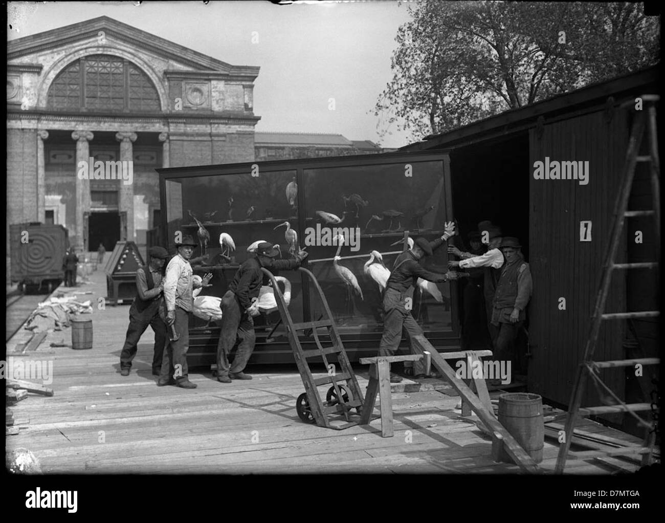 Moving exhibit hi-res stock photography and images - Alamy