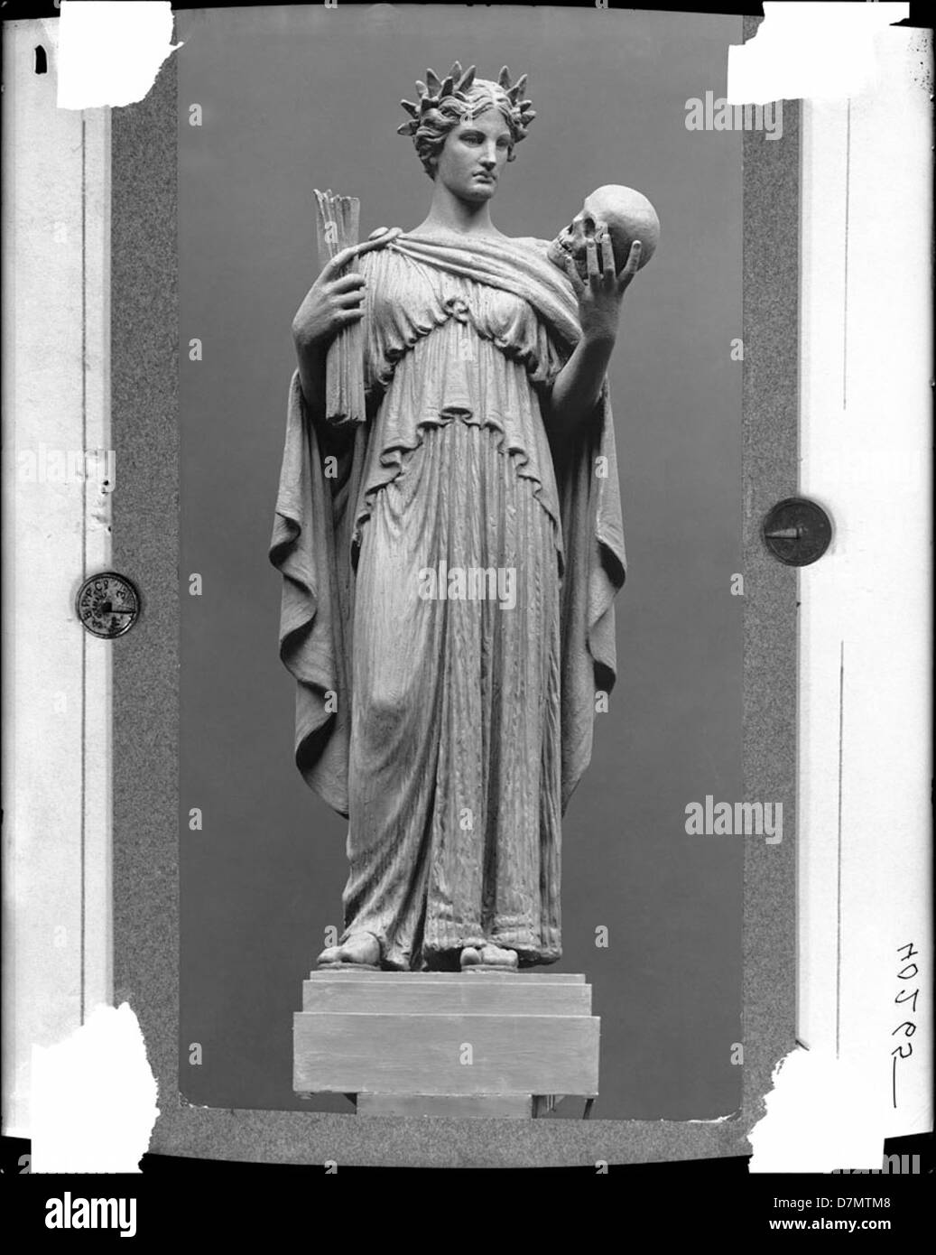Statue representing knowledge Black and White Stock Photos & Images - Alamy