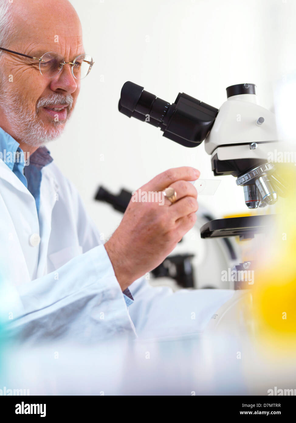 Biological discovery hi-res stock photography and images - Alamy