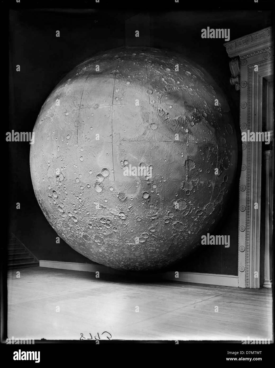 Field columbian museum moon model hi-res stock photography and images ...