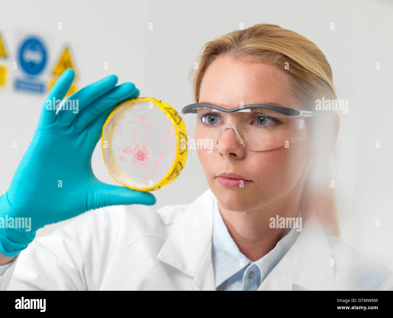 Female microbiology hi-res stock photography and images - Alamy