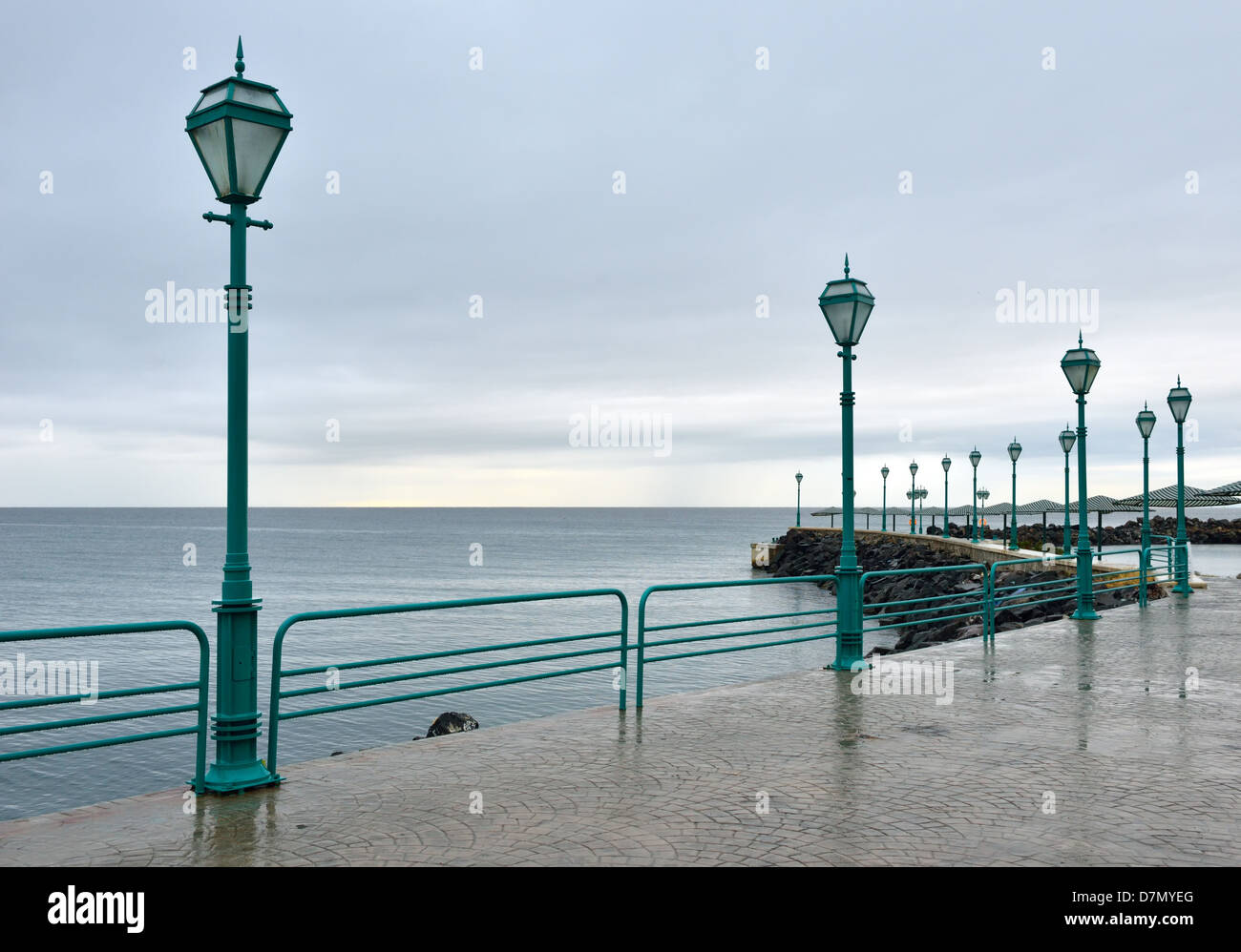 Railing promenade deck hi-res stock photography and images - Alamy