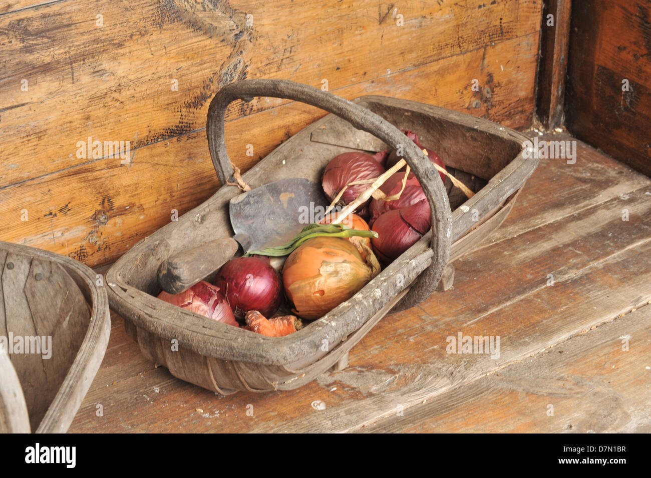 Wooden garden trug hi-res stock photography and images - Alamy