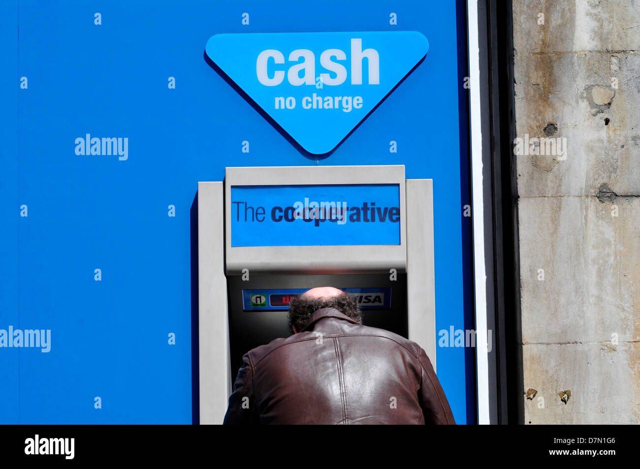 Machine operative hi-res stock photography and images - Alamy