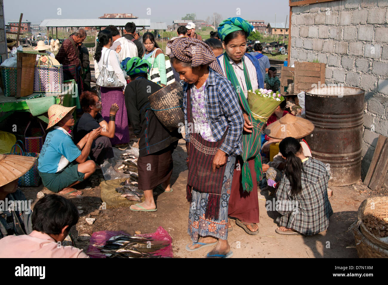 Local shoppers at a busy lakeside market Inle lake Myanmar (Burma Stock ...