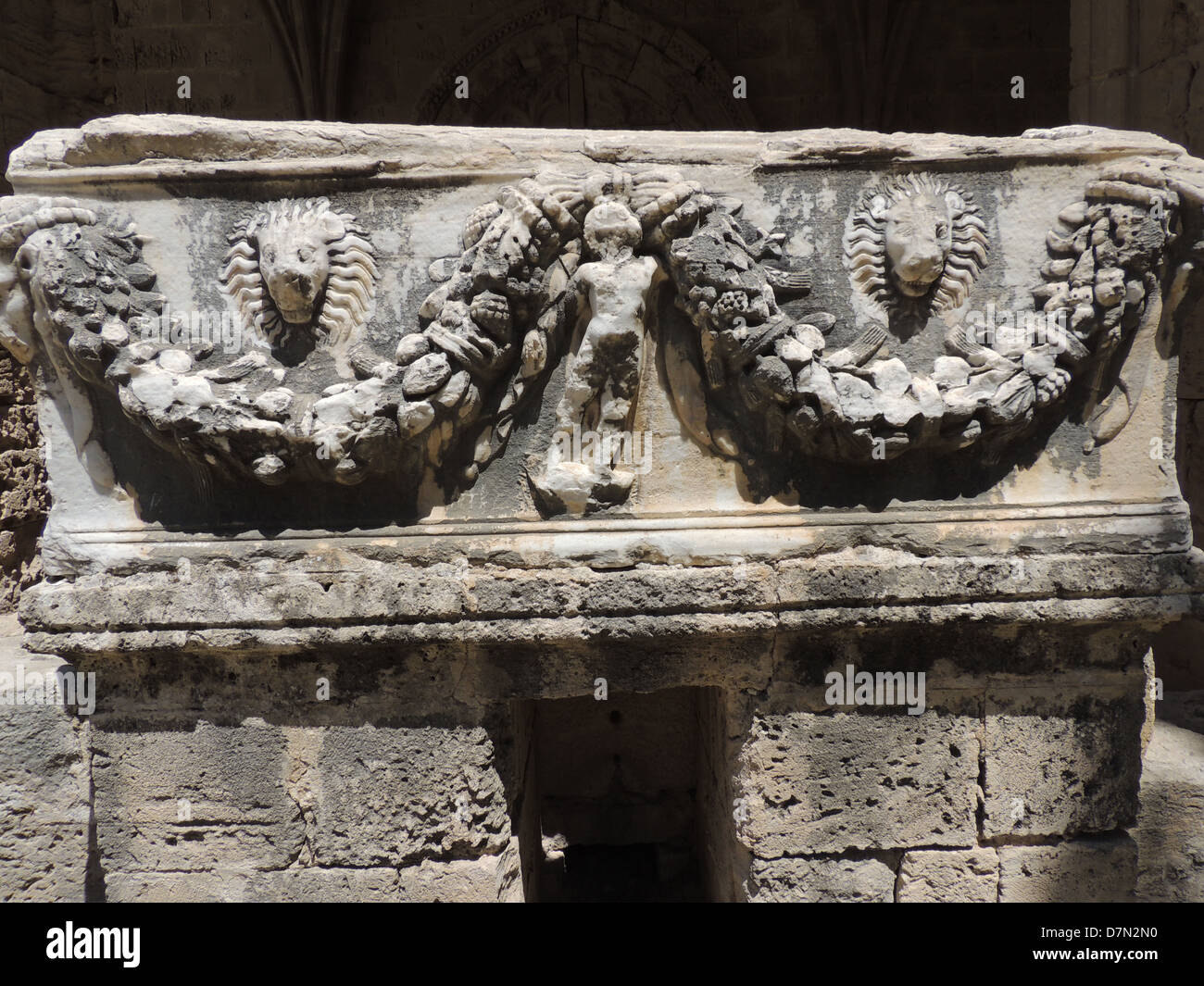 Roman burial grounds hi-res stock photography and images - Alamy