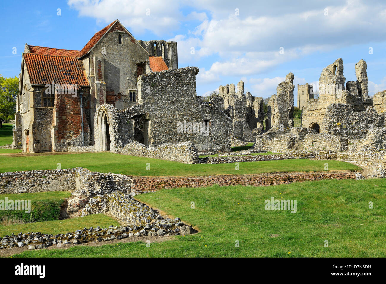 Castle Acre Priory, Norfolk, Prior's Lodgings and monastic ruins ...