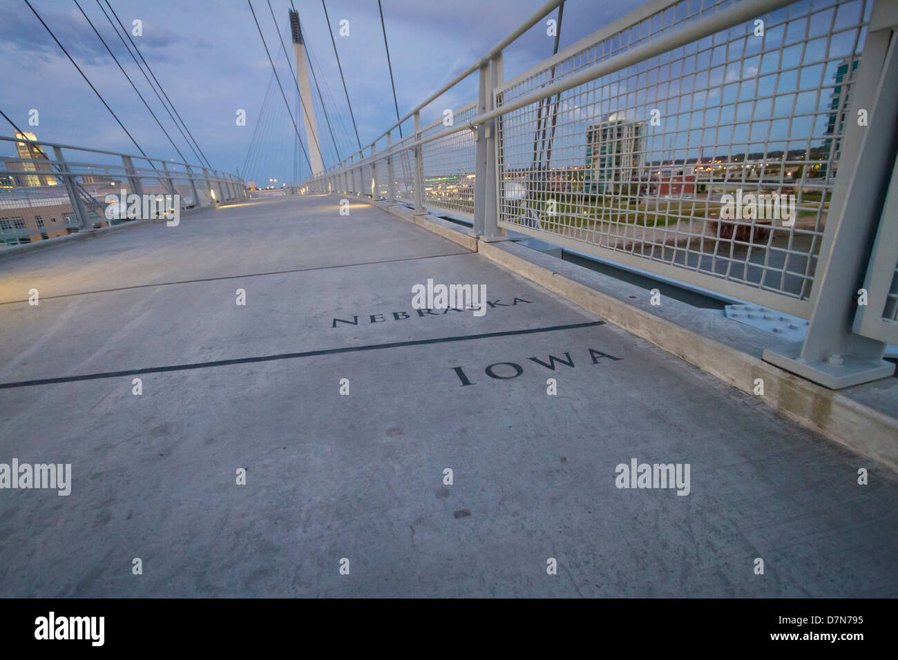 USA, Nebraska and Iowa. State line on the Bob Kerrey Memorial Bridge ...
