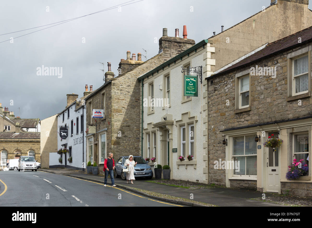High Street in Settle, North Yorkshire; The guest house' King William ...