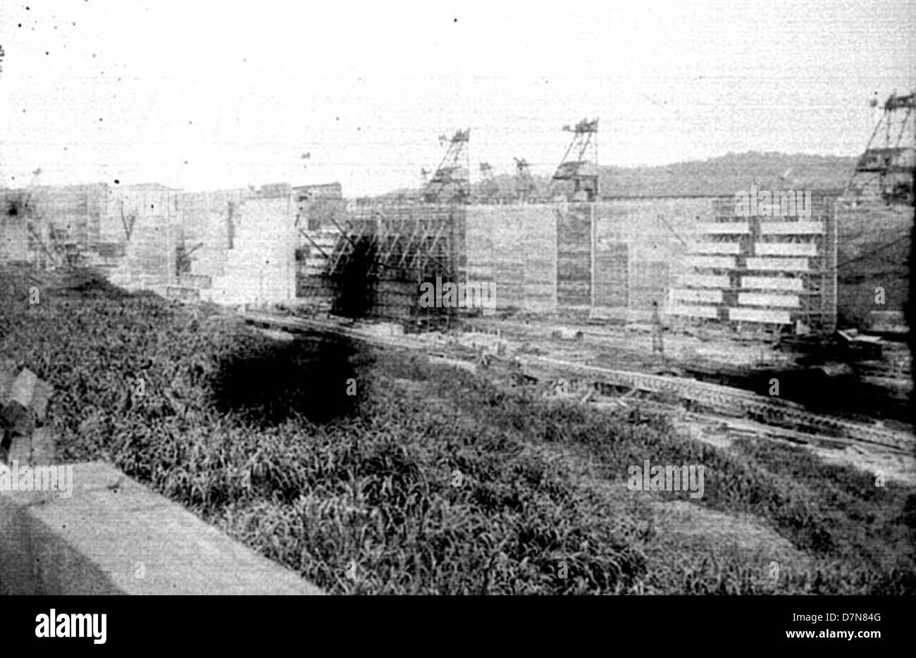 Construction panama canal 1911 hi-res stock photography and images - Alamy