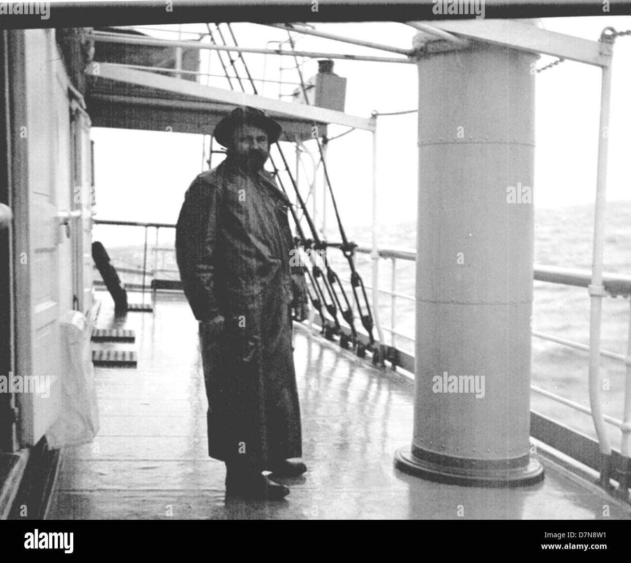 Man on the ship hi-res stock photography and images - Alamy