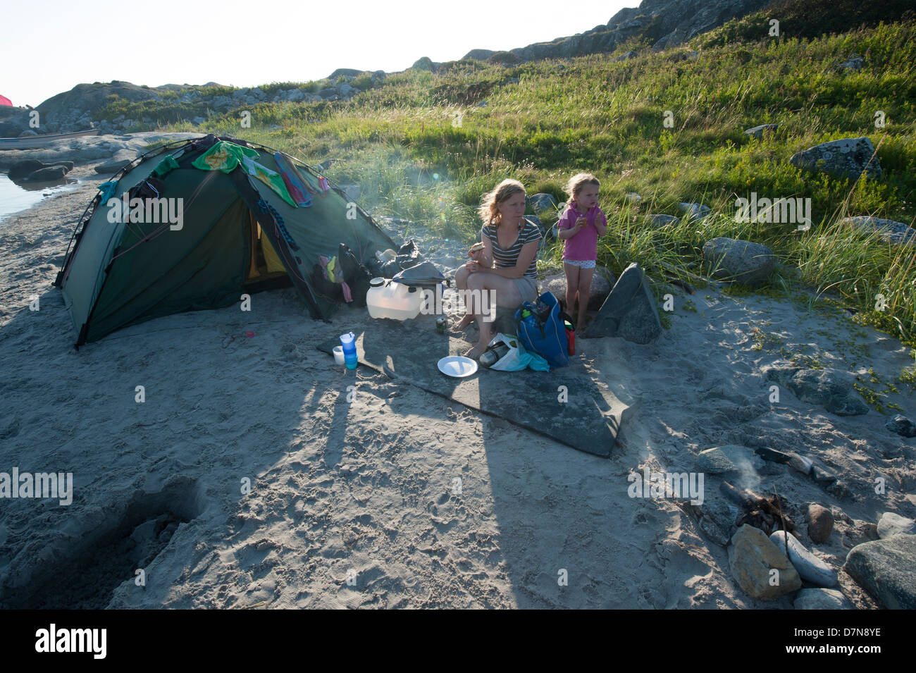 Camping at beach hi-res stock photography and images - Alamy