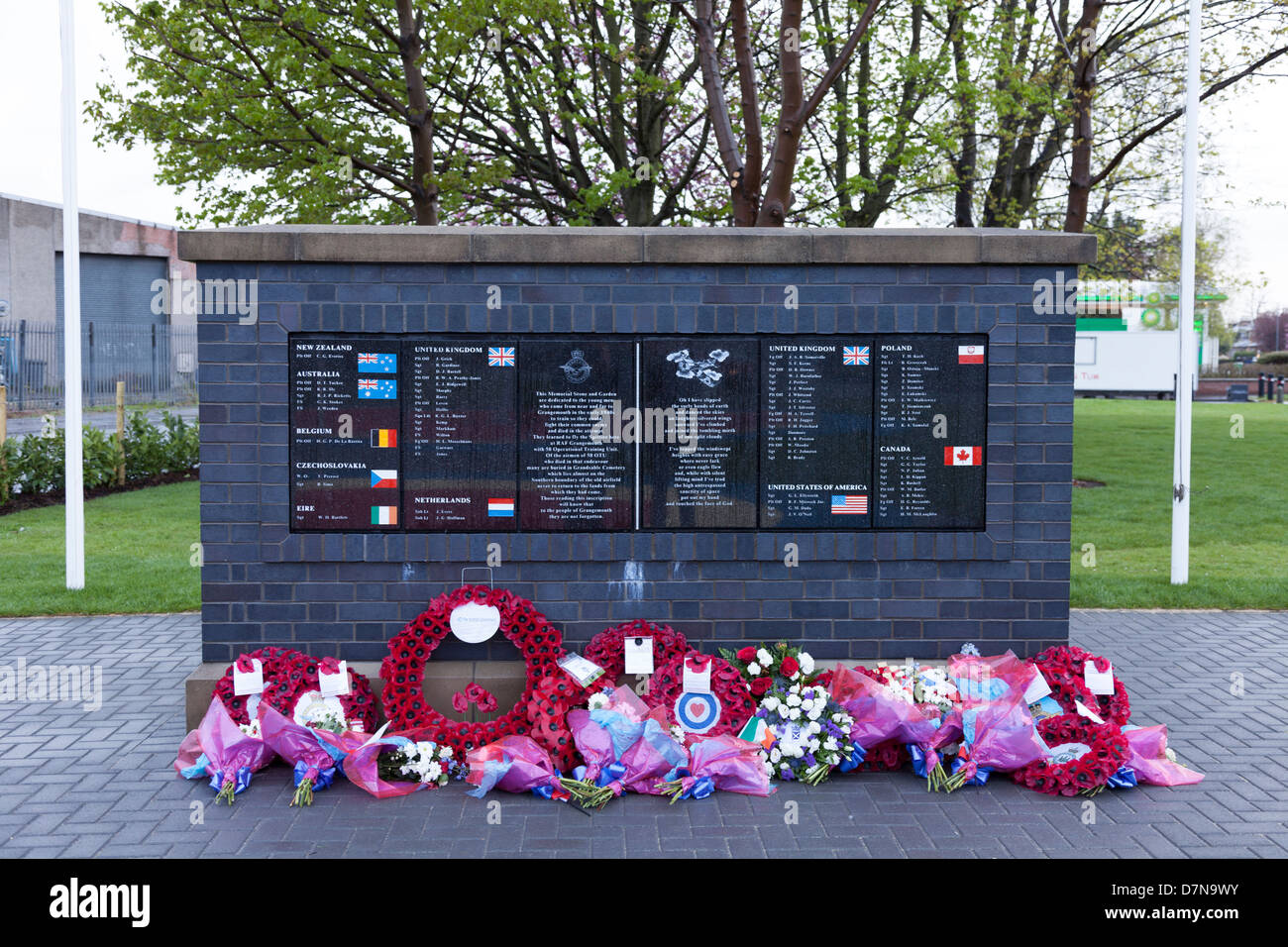 Memorial to the Spitfire Pilots who fought in World War 2 Stock Photo ...