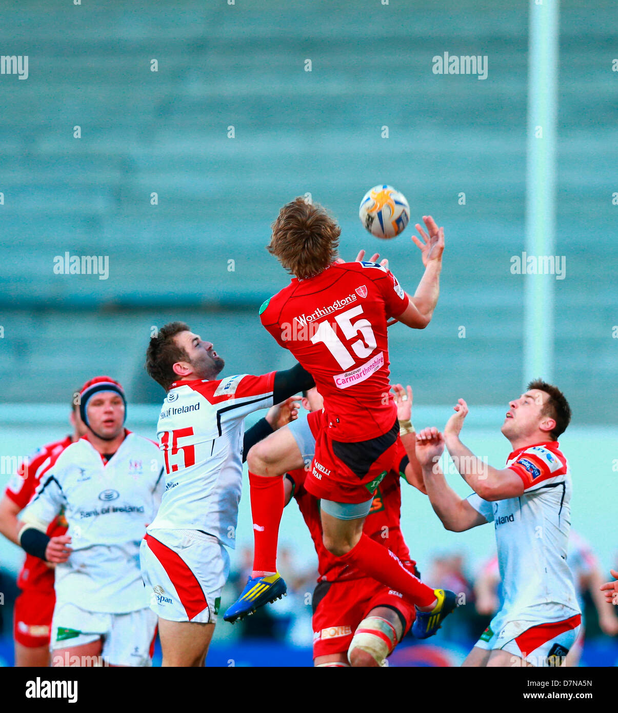Belfast, Northern Ireland. 10th May 2013. Liam Williams (Scarlets ...