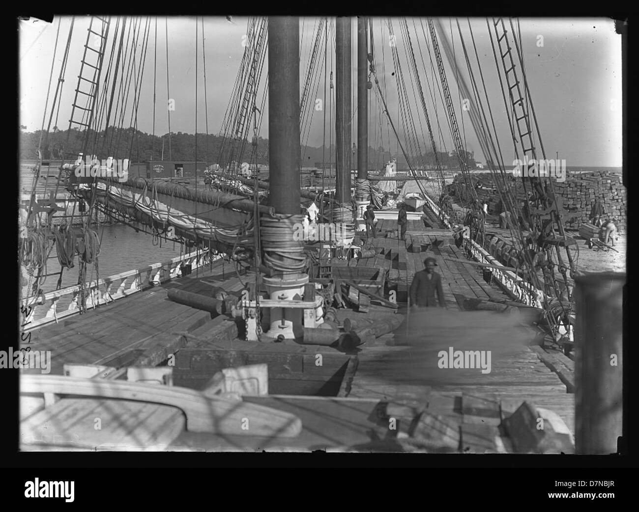 Ship loading 1900's hi-res stock photography and images - Alamy