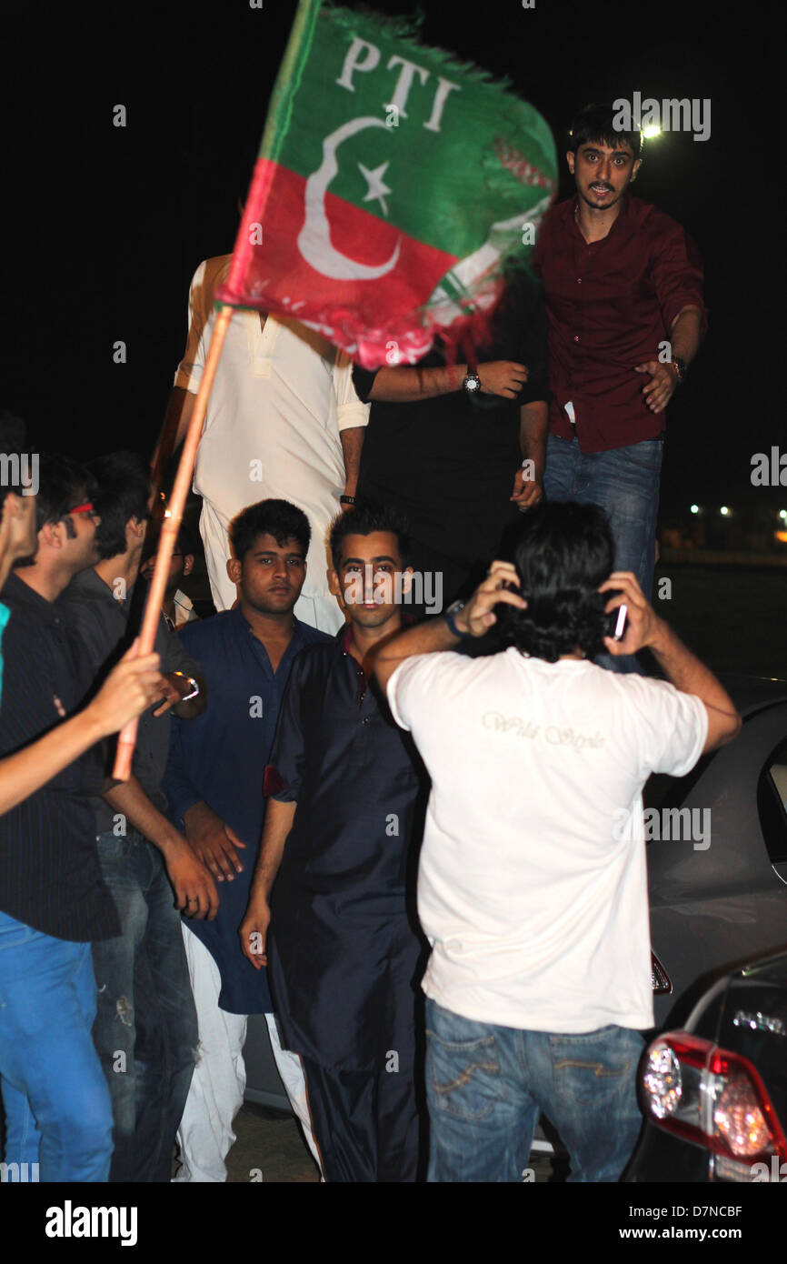 Pti supporters hi-res stock photography and images - Alamy