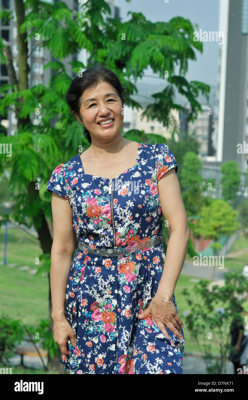 Chinese 40s 50s beautiful hi-res stock photography and images - Alamy