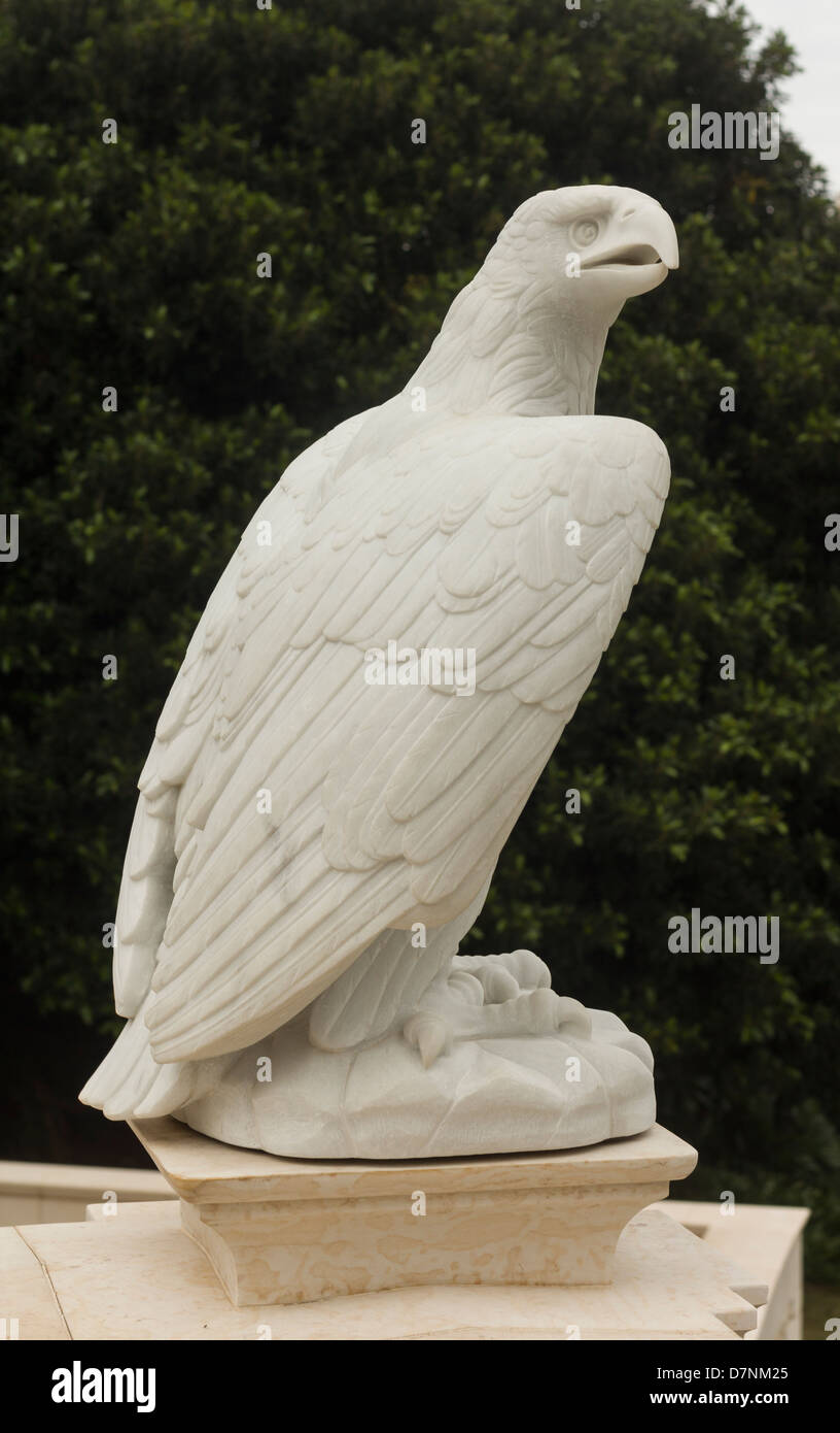 Column and stone eagle hi-res stock photography and images - Alamy