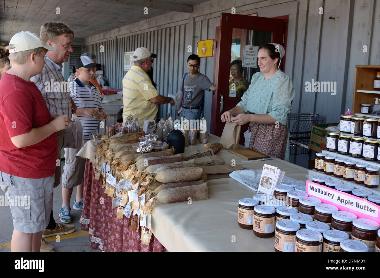 Amish people hi-res stock photography and images - Alamy