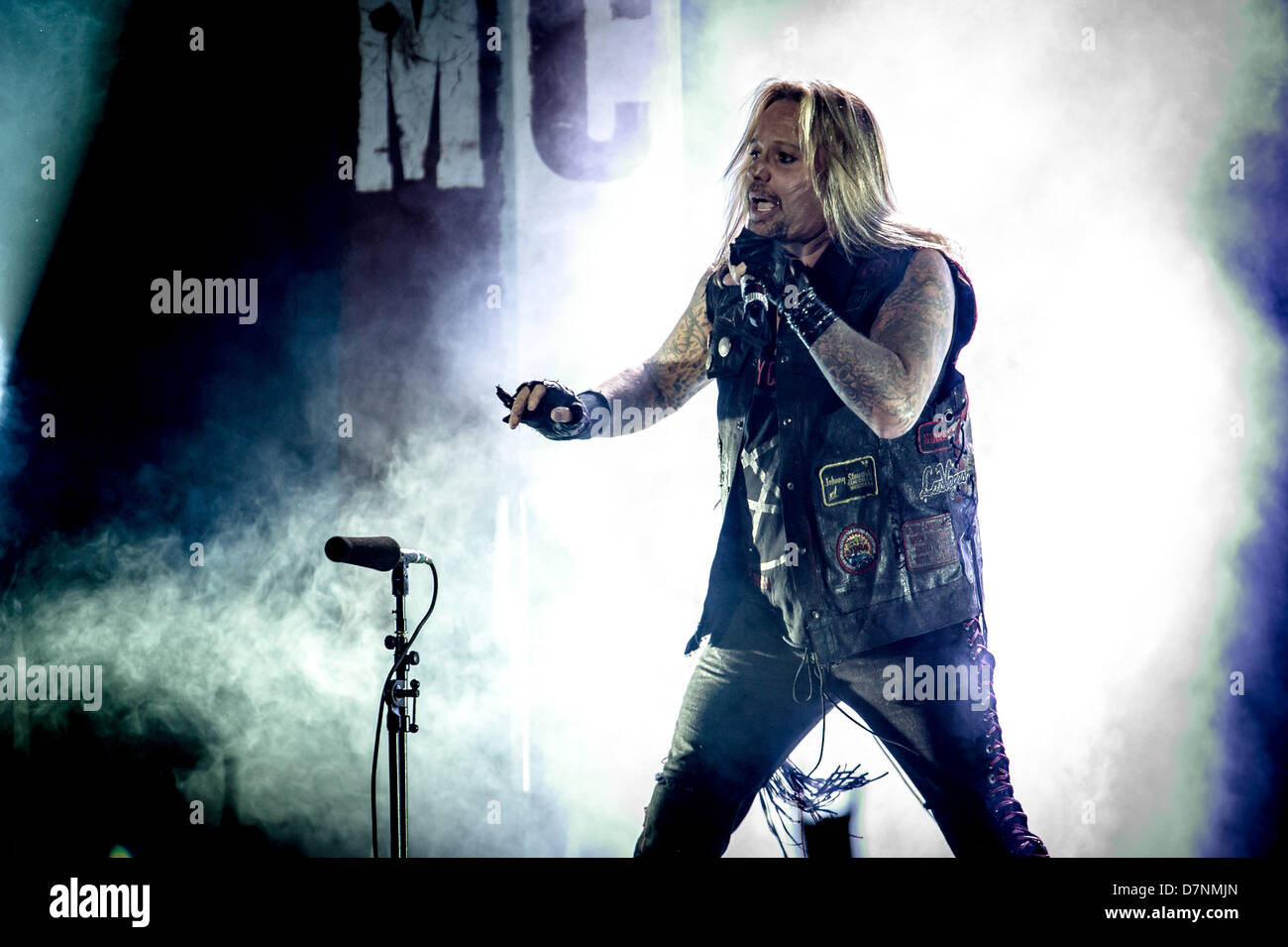 Lead singer vince neil hi-res stock photography and images - Alamy