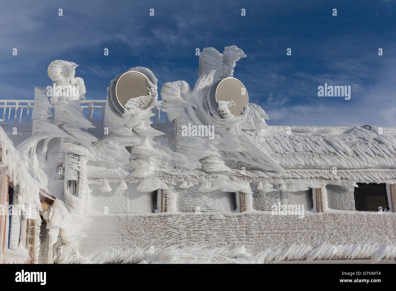 Mountain sculpture hi-res stock photography and images - Alamy