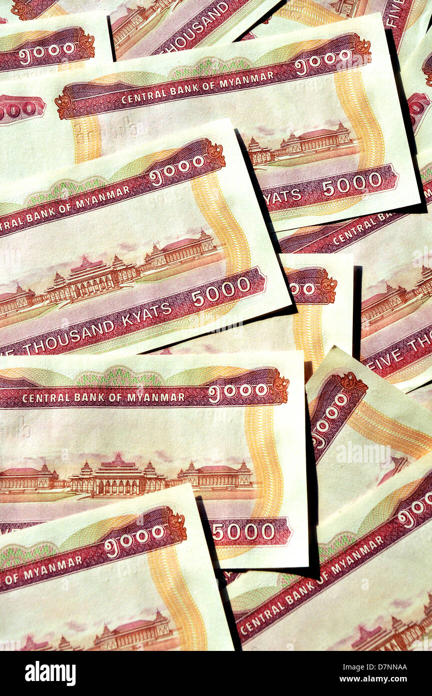 currency Myanmar notes 5000 kyats Stock Photo - Alamy