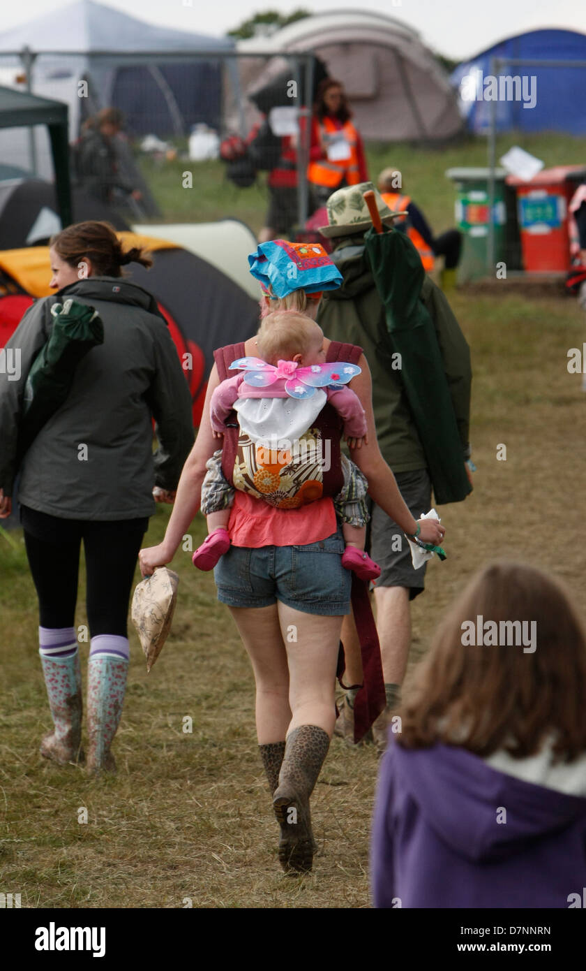 Tents of festivalgoers hi-res stock photography and images - Alamy