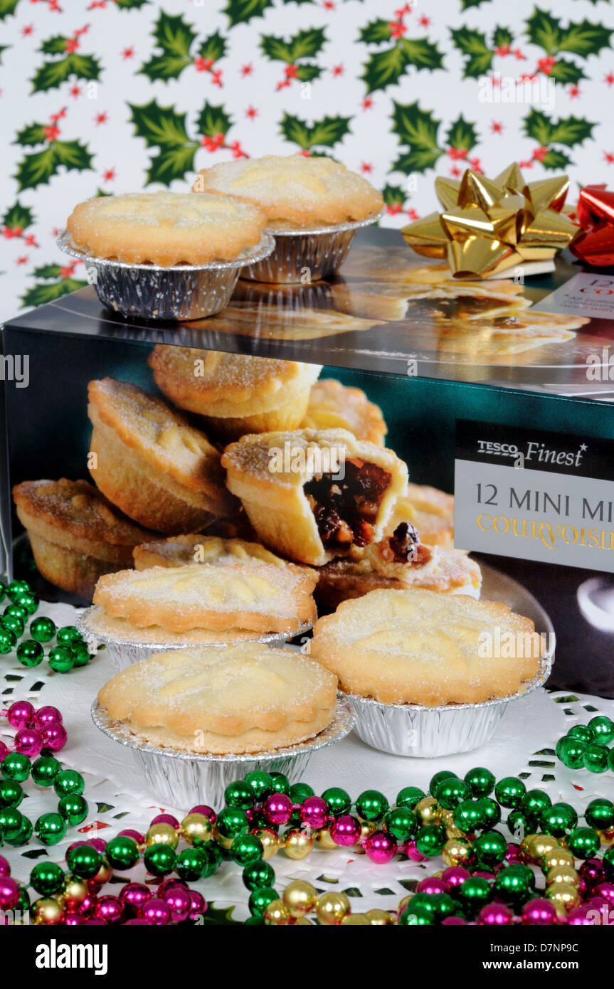 Mince pie box tray hi-res stock photography and images - Alamy