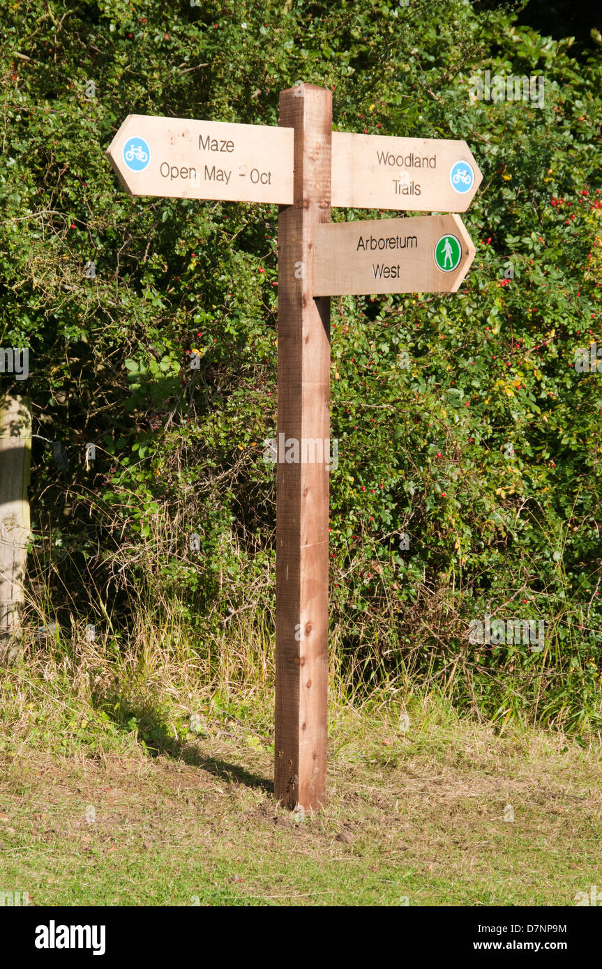 Route way signs in country park Stock Photo - Alamy