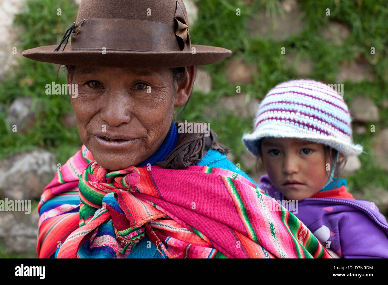 Peru family portrait hi-res stock photography and images - Alamy