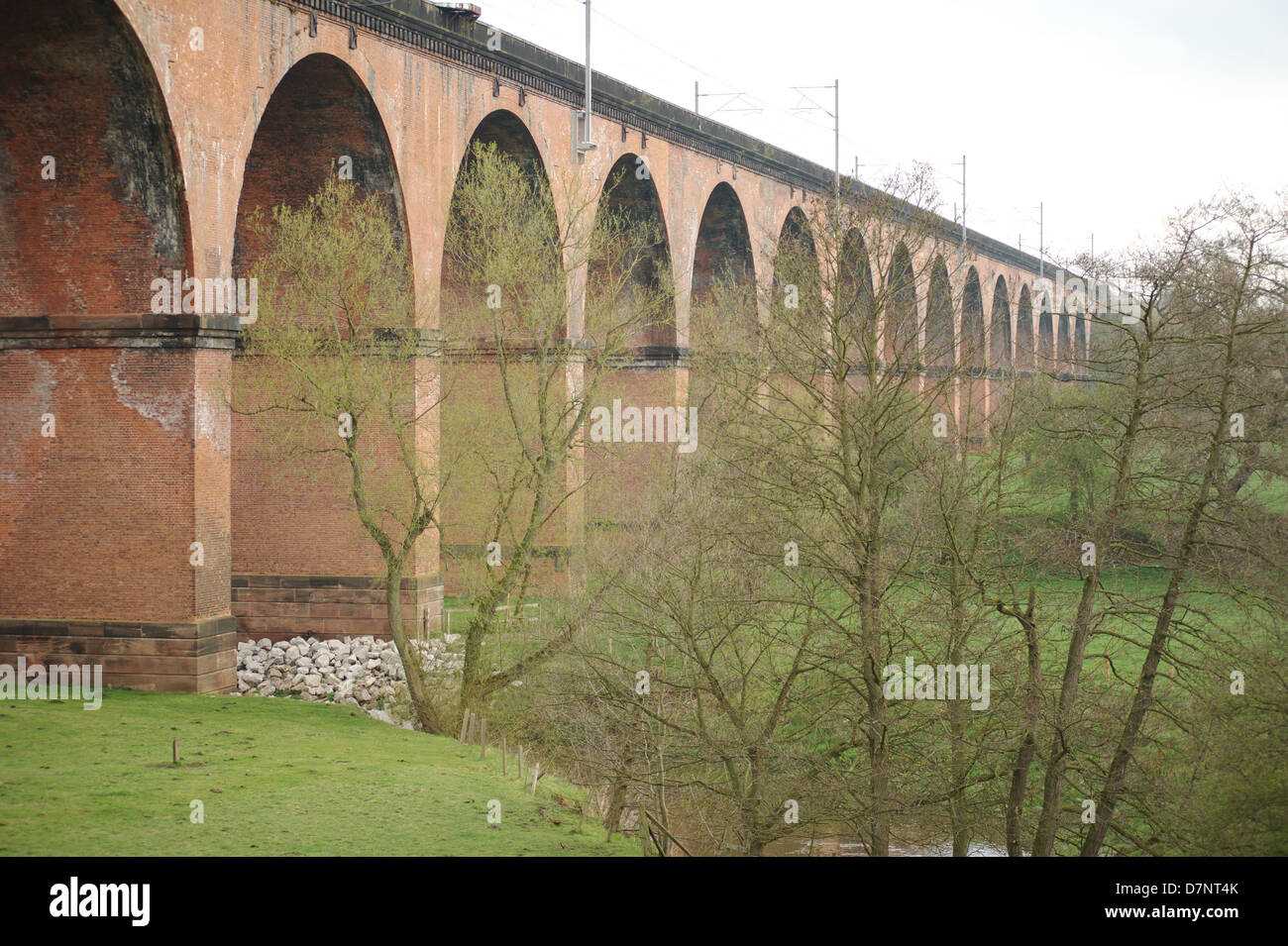 Open arc hi-res stock photography and images - Alamy