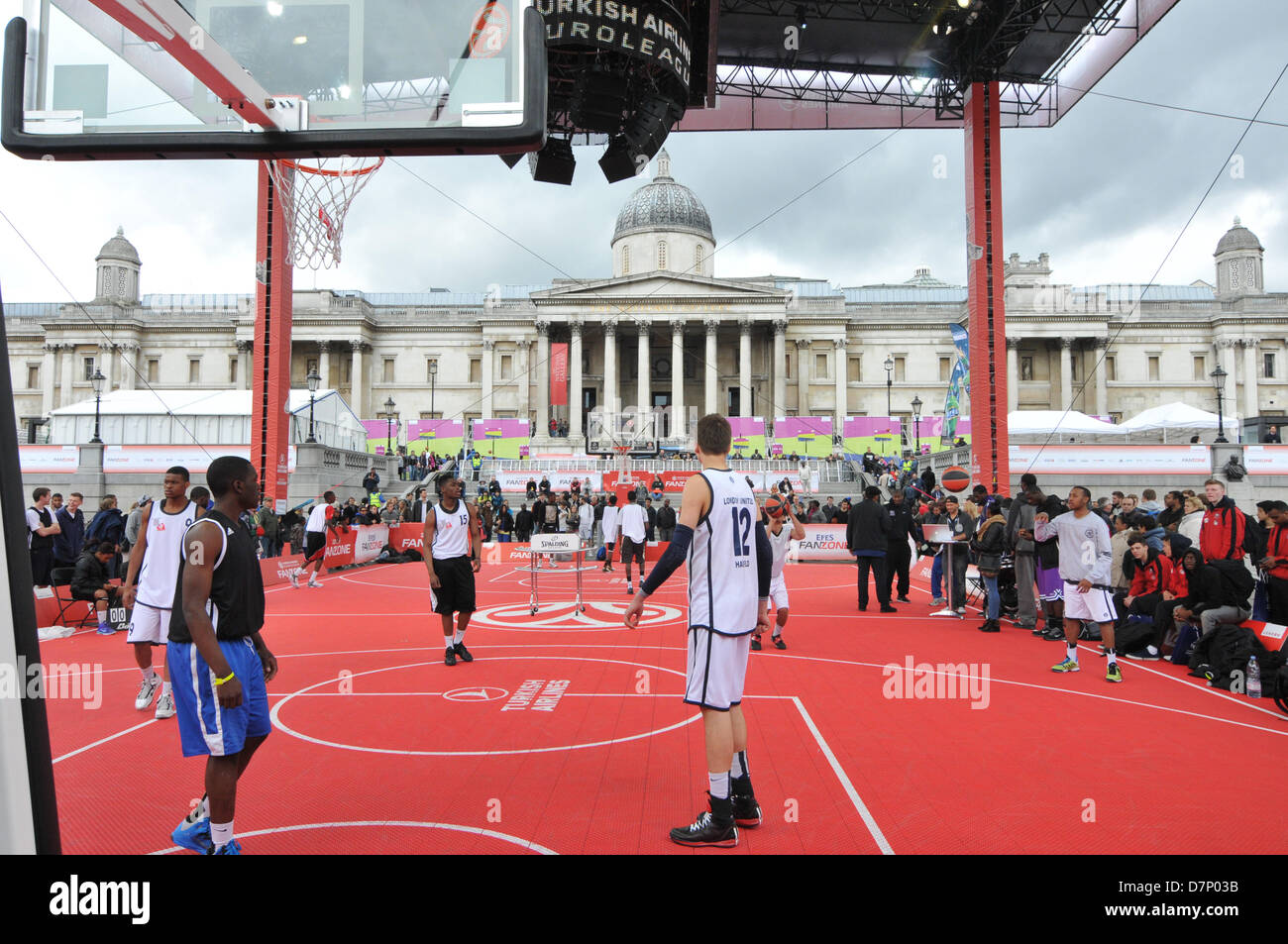 London basketball court High Resolution Stock Photography and Images ...