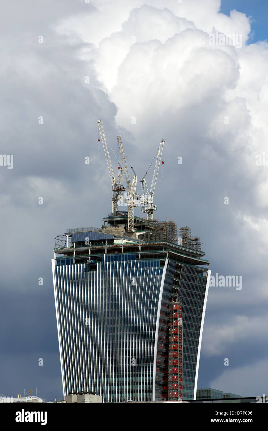 Walkie talkie building 2013 hi-res stock photography and images - Alamy
