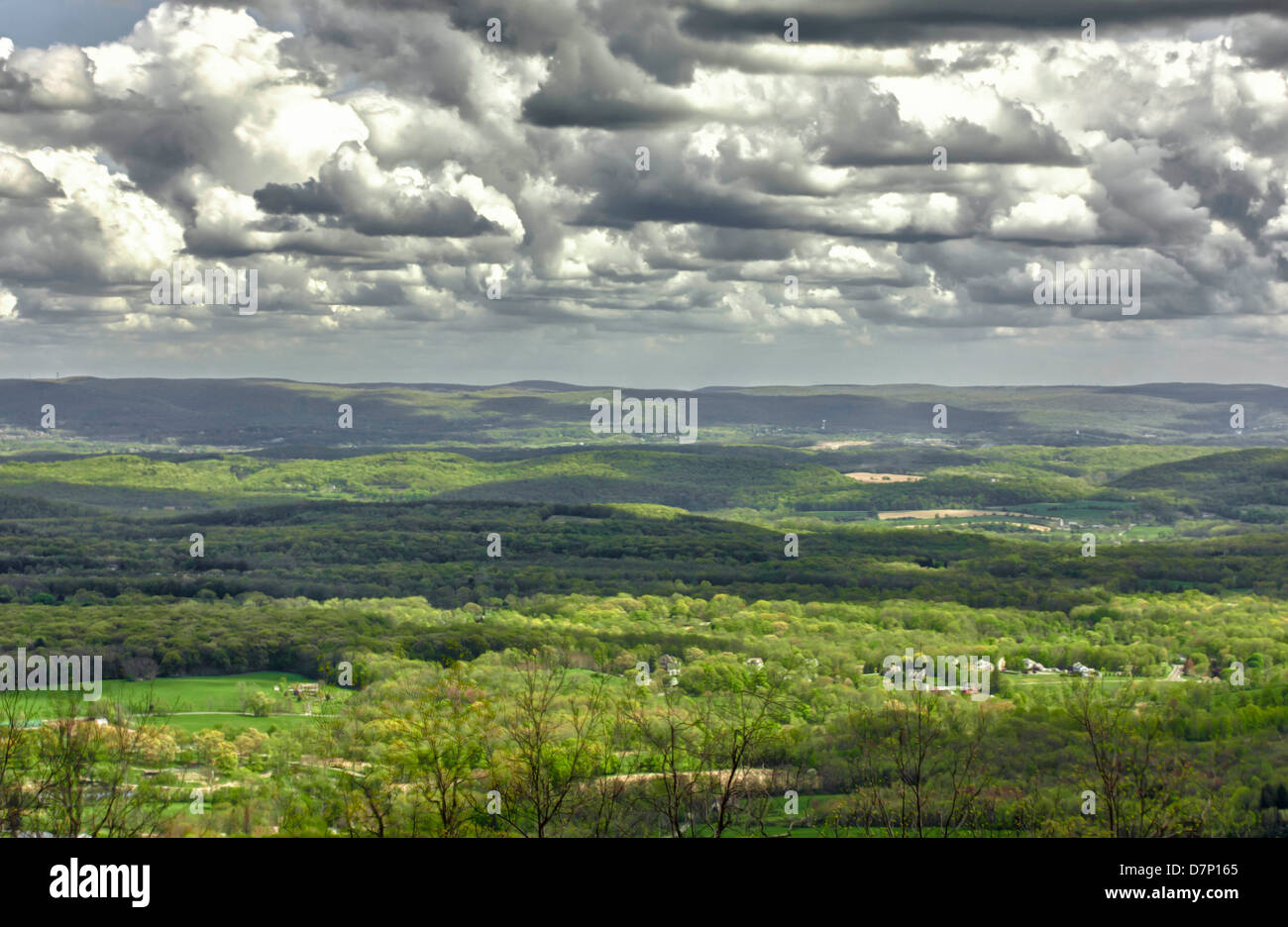 A view from the sunrise mountain overlook in Stokes State Forest, NJ ...