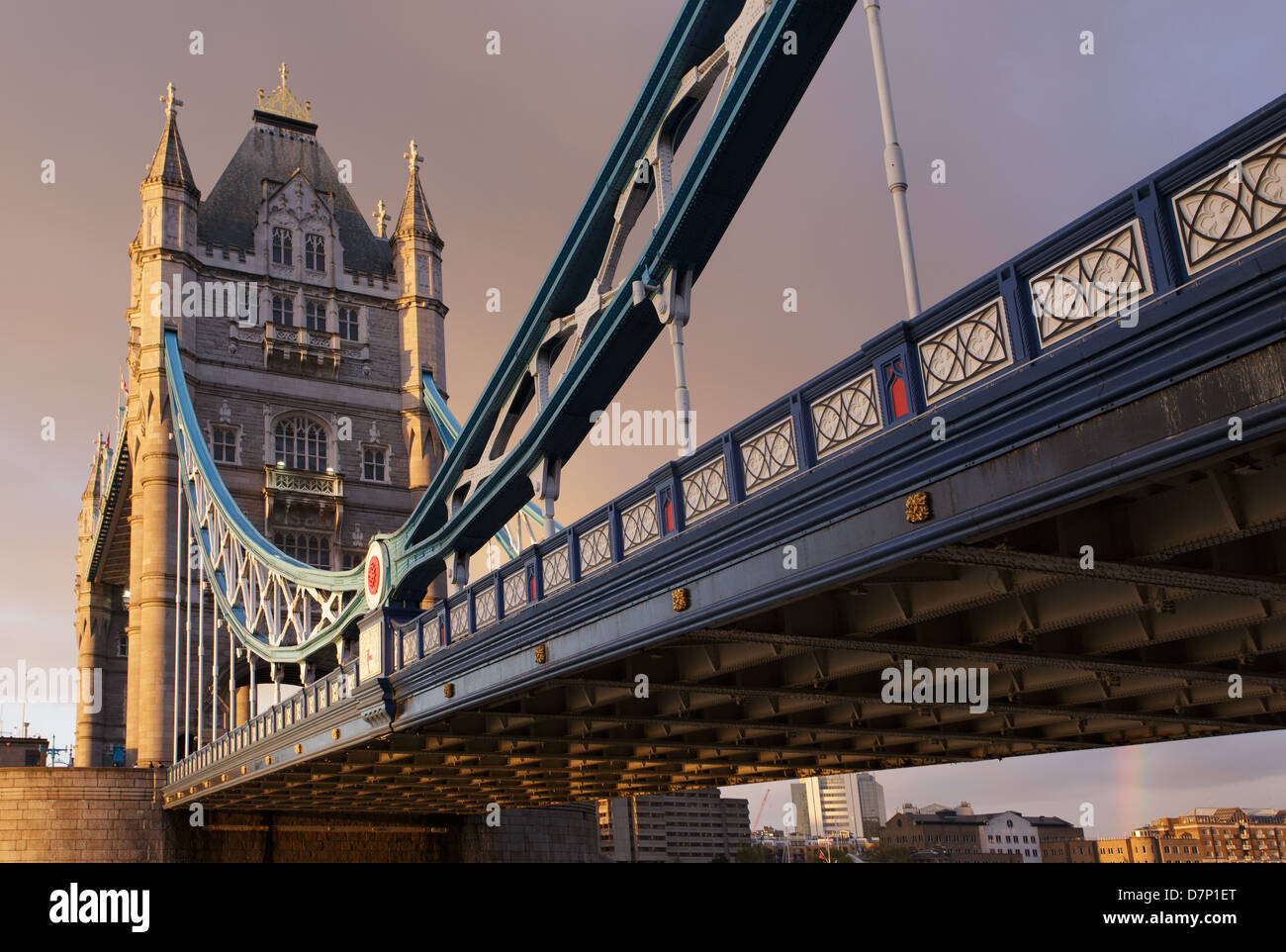 London tower bridge close up hi-res stock photography and images - Alamy