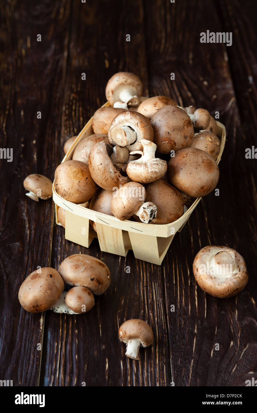 Button mushrooms hi-res stock photography and images - Alamy